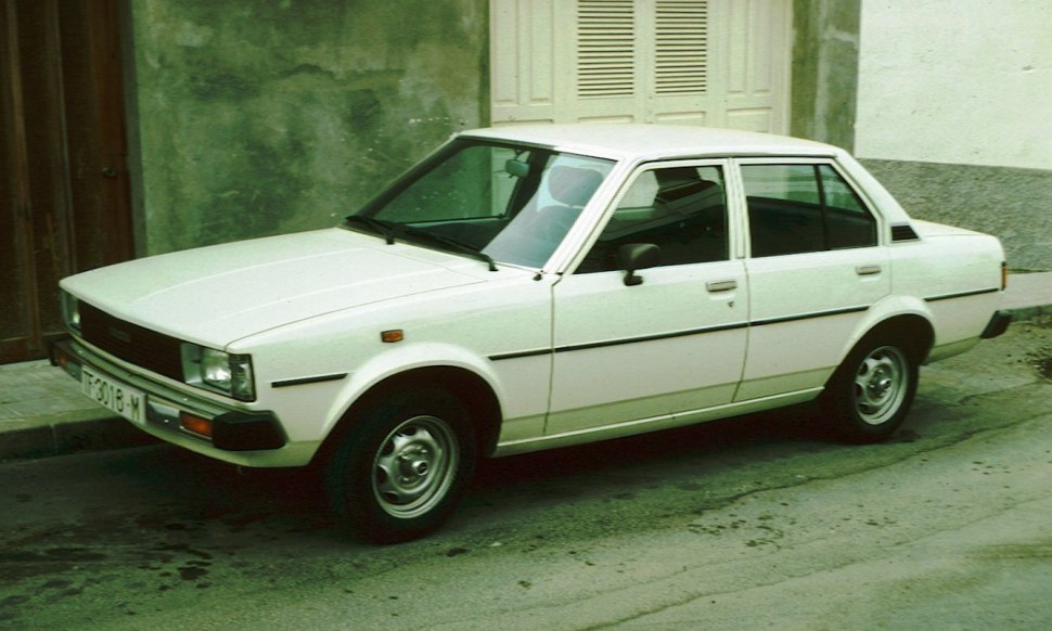 Toyota Corolla IV (E70) 1.3 (KE70) (60 Hp)